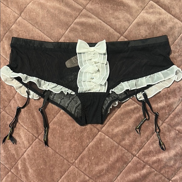 Victoria's Secret | Intimates & Sleepwear | Black And White Ruffled ...